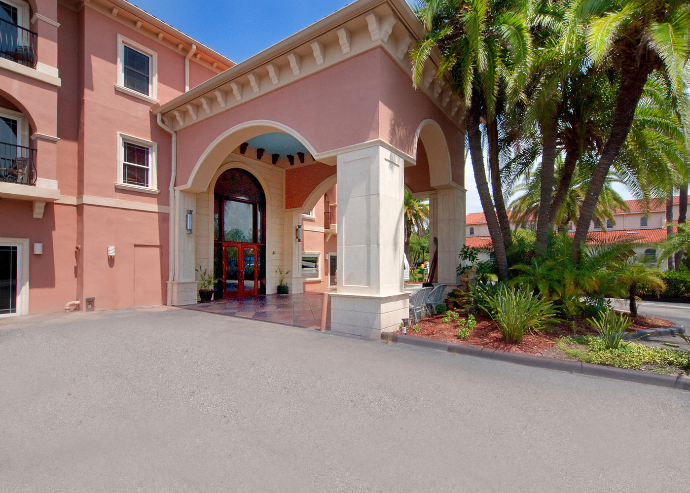 Photos - Tahitiann Inn & Suites